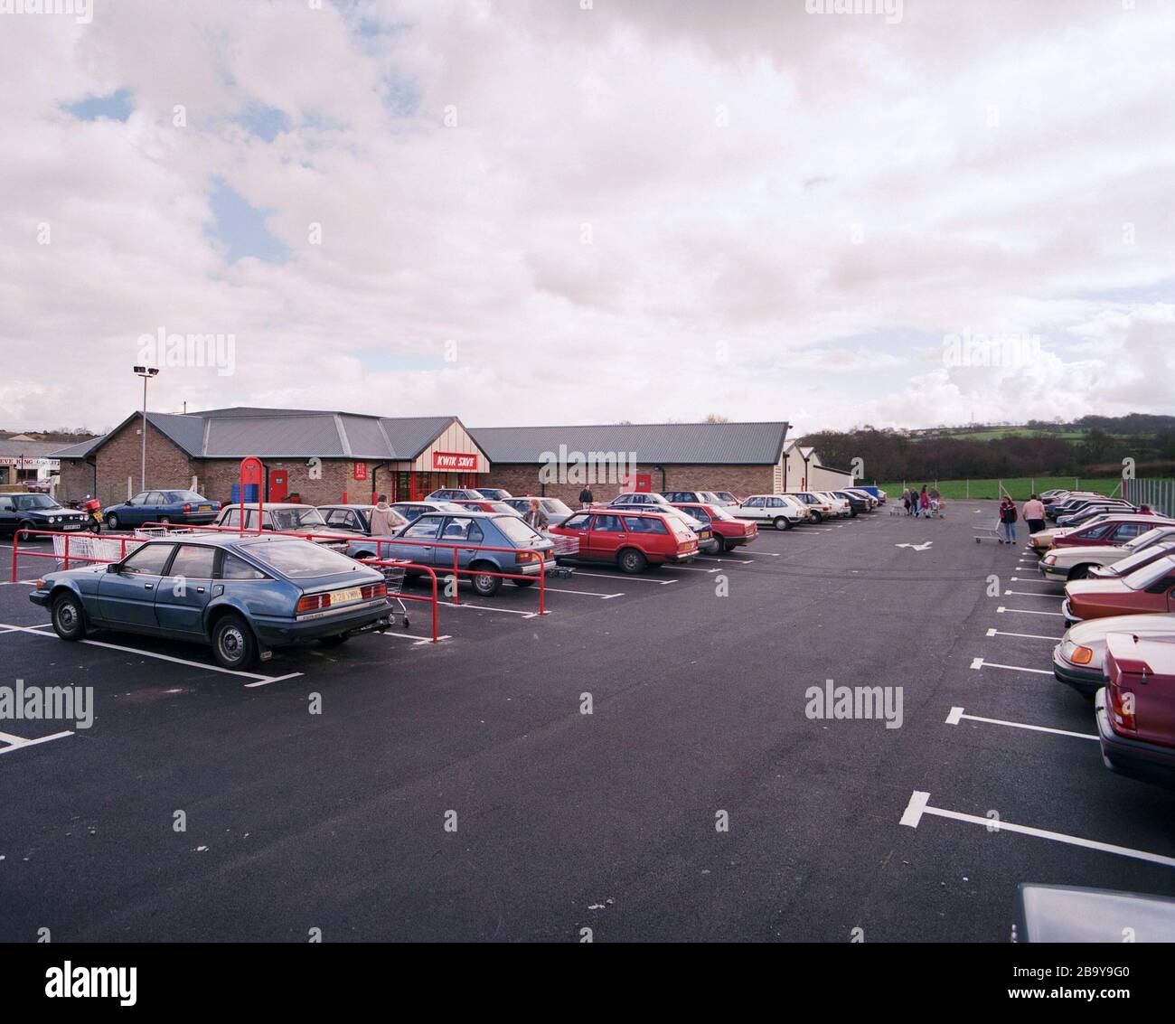 Kwik save supermarkets in 1991 hi-res stock photography and images - Alamy