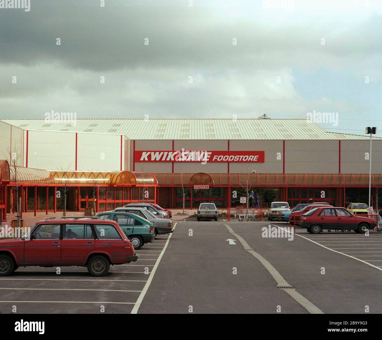Kwik save supermarket in South Wales, UK, in 1991 Stock Photo - Alamy