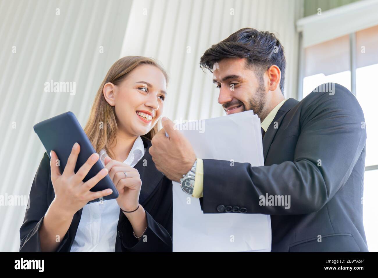 Standing meeting hi-res stock photography and images - Alamy