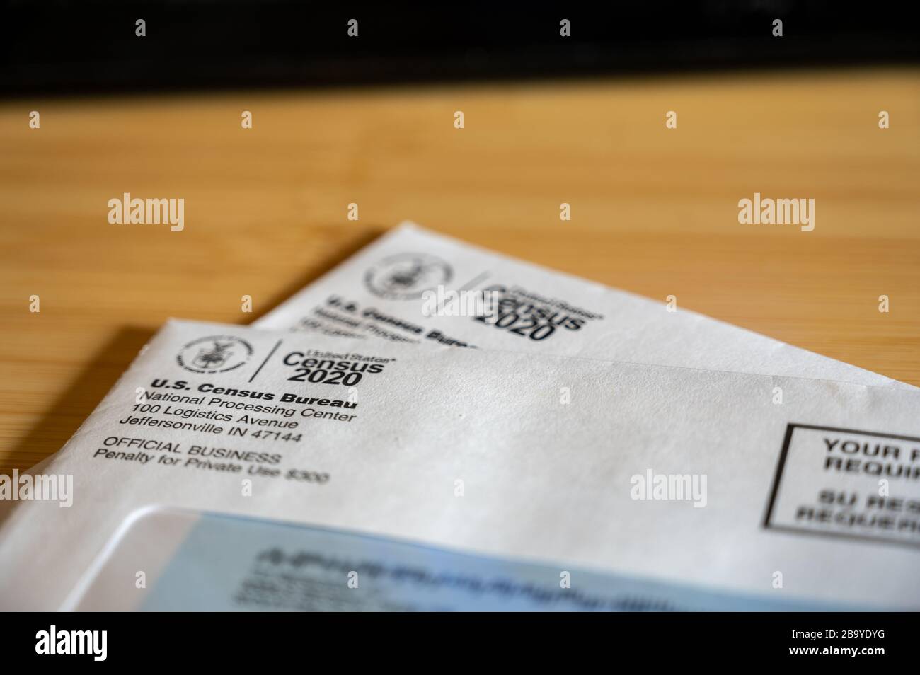 2020 US Census mail envelope and form Stock Photo - Alamy