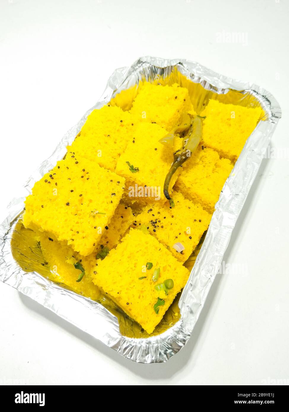 A picture of dhokla Stock Photo - Alamy