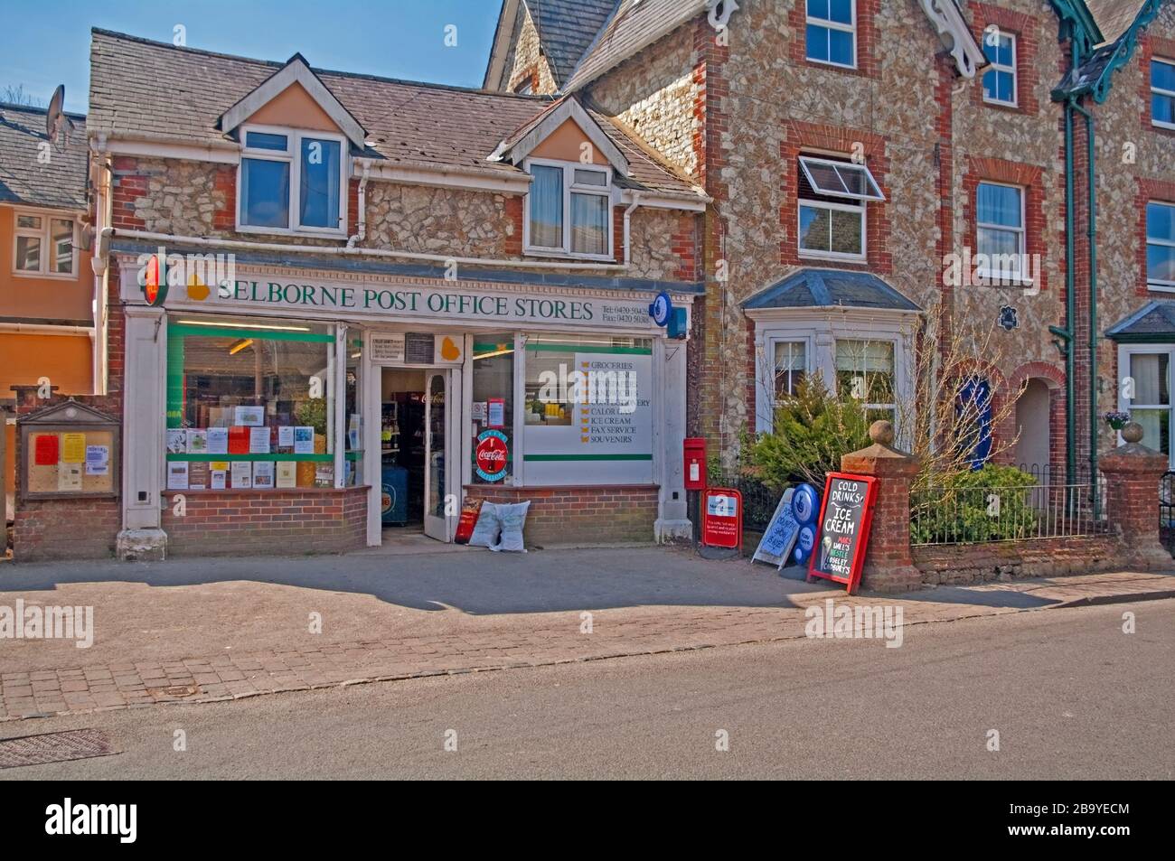 Hampshire post office hi-res stock photography and images - Alamy