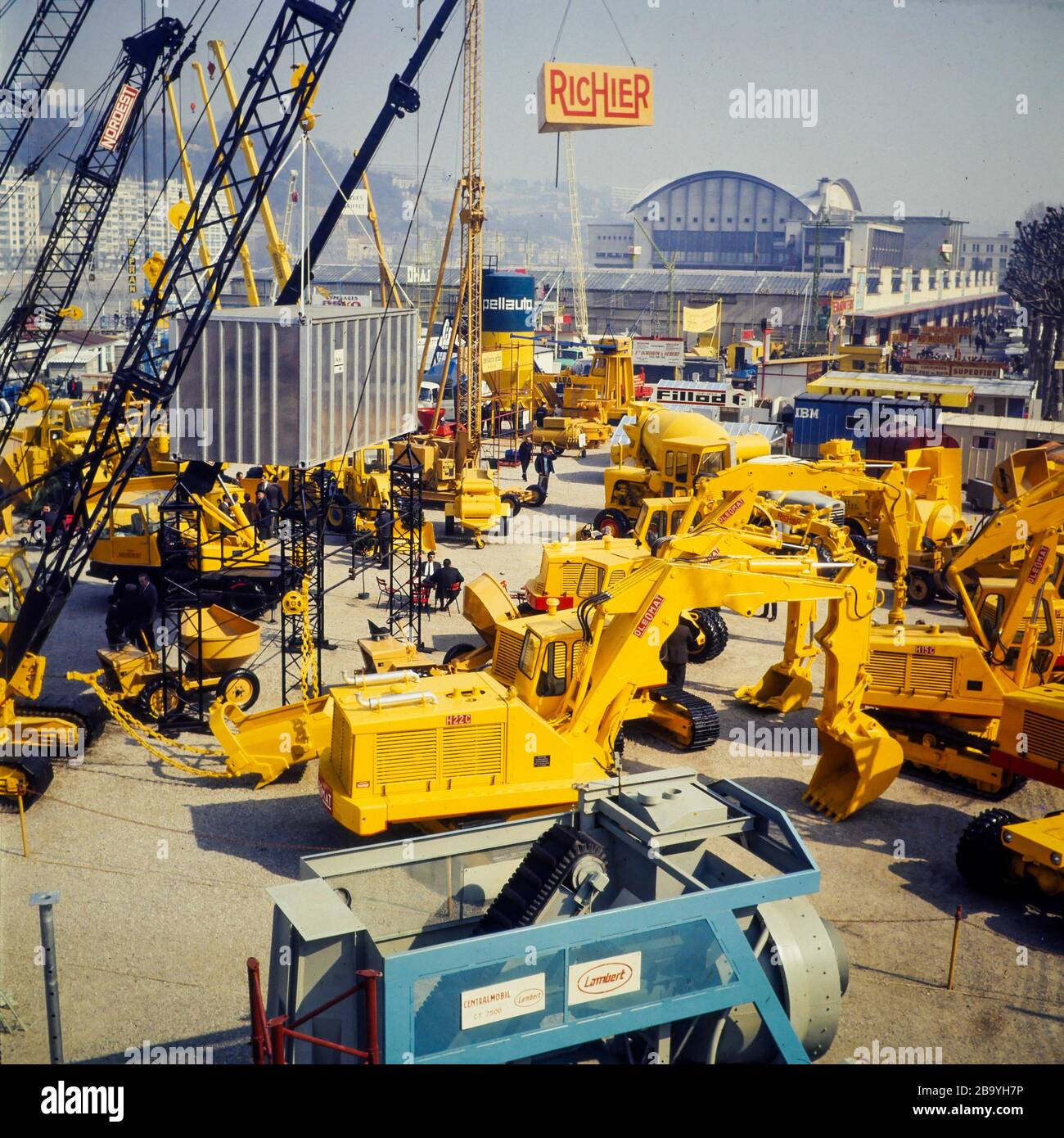 1971 lyon hi-res stock photography and images - Alamy