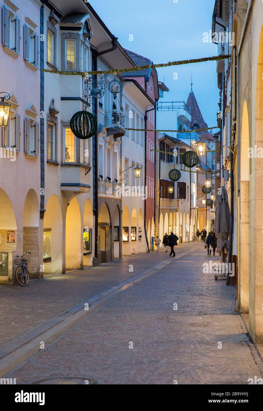 Portici street hi-res stock photography and images - Alamy