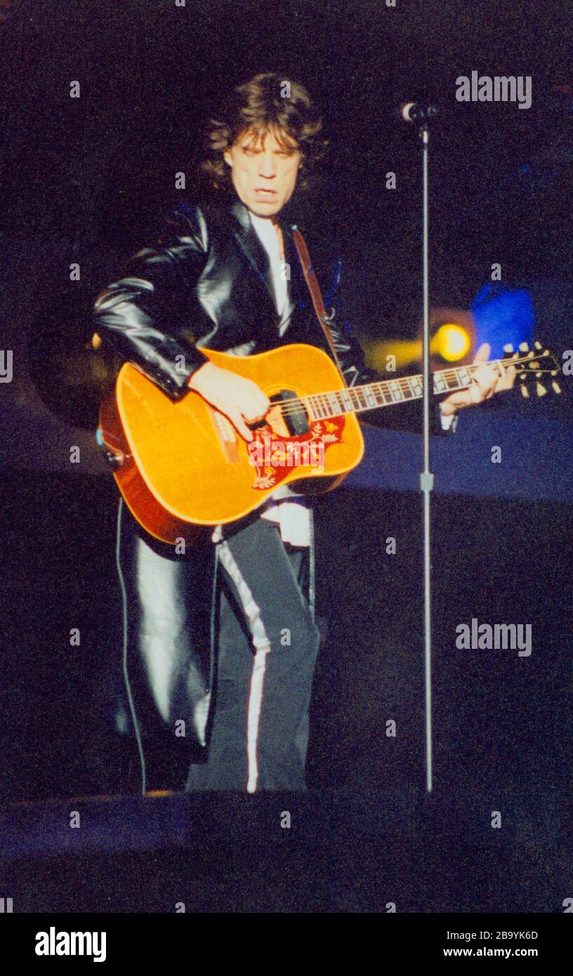 Mick jagger with guitar hi-res stock photography and images - Alamy