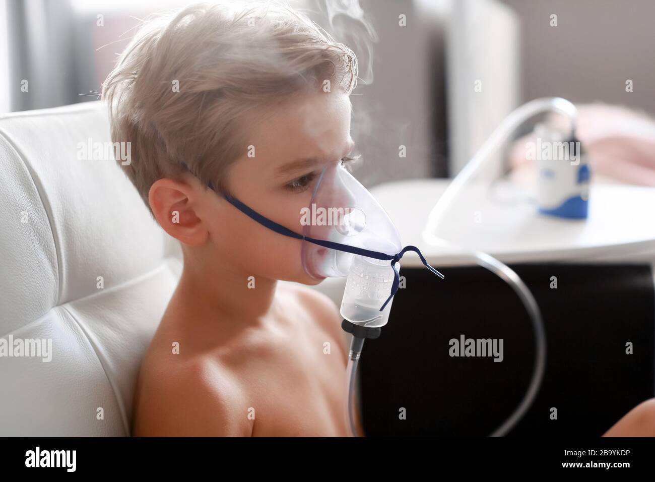 Child Oxygen Mask High Resolution Stock Photography and Images - Alamy