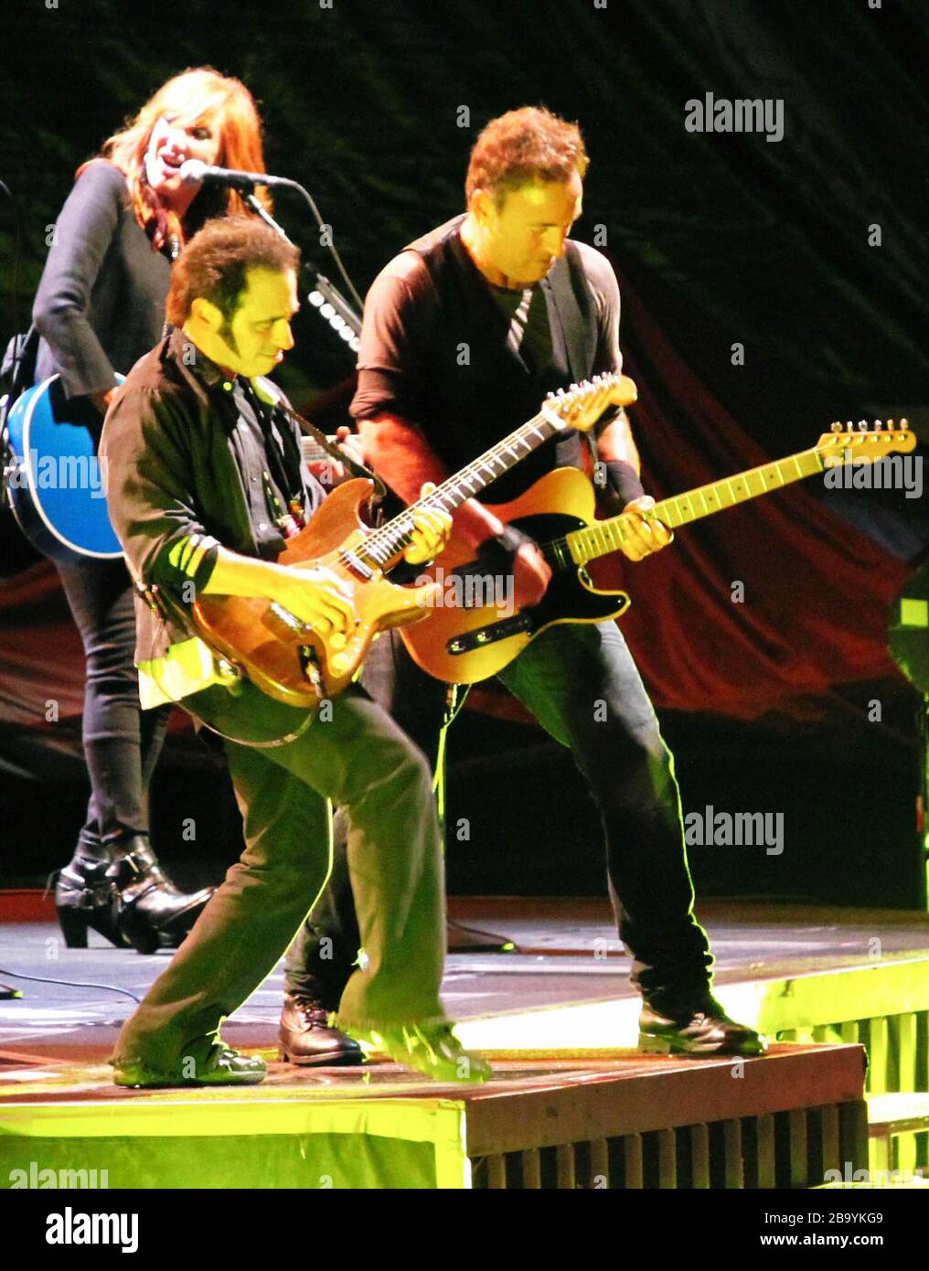 Concert photo of springsteen and lofgren hi-res stock photography and ...