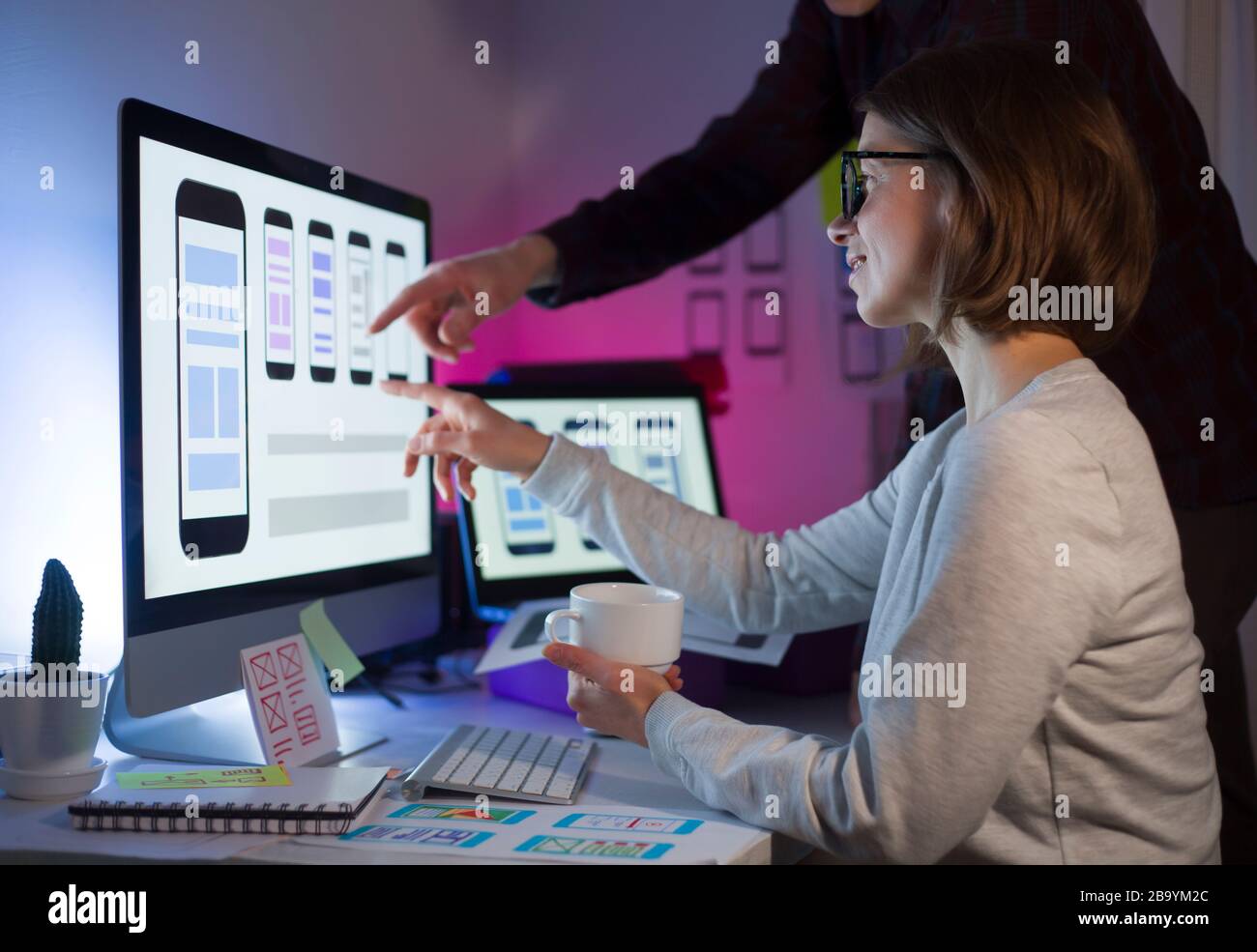 Mobile app interface hi-res stock photography and images - Alamy