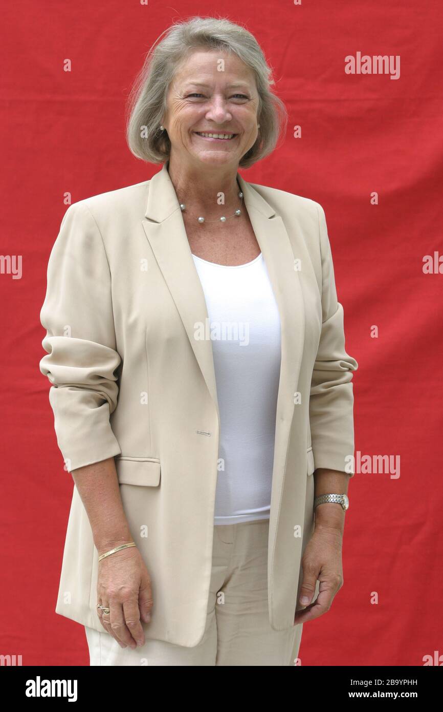 Kate Adie, BBC correspondent, at Edinburgh International Book Festival ...