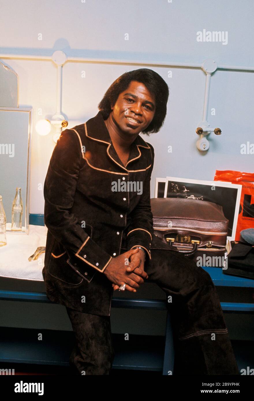 James Brown in his dressing room Rainbow Theatre London 1973 Stock ...