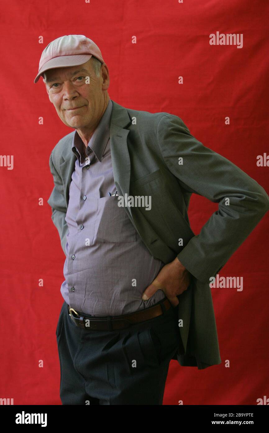 Jonathan raban hi-res stock photography and images - Alamy