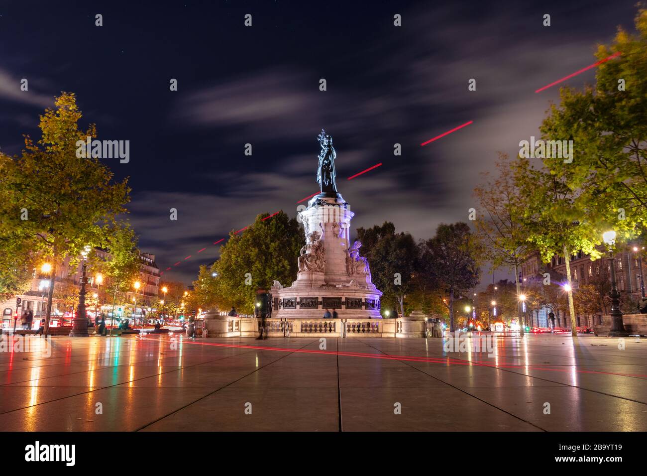 Marianne france statue hi-res stock photography and images - Alamy