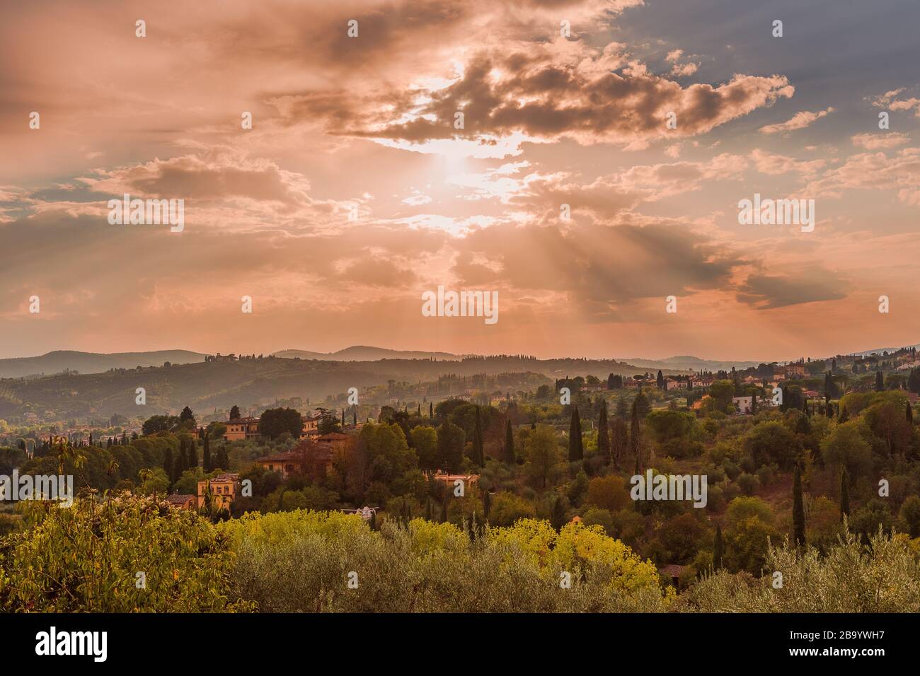 Mid afternoon sun hi-res stock photography and images - Alamy