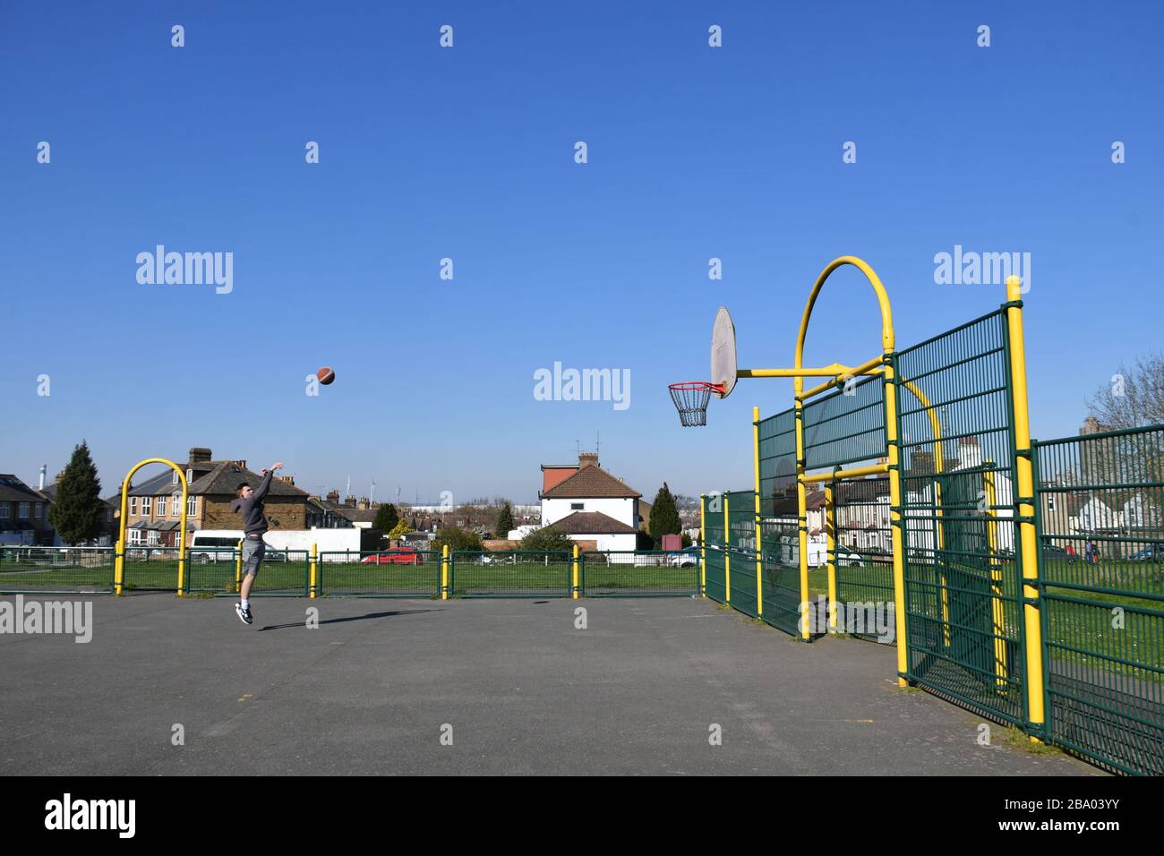 Kent, UK. 25th Mar, 2020. People in Franks Park in Erith during ...