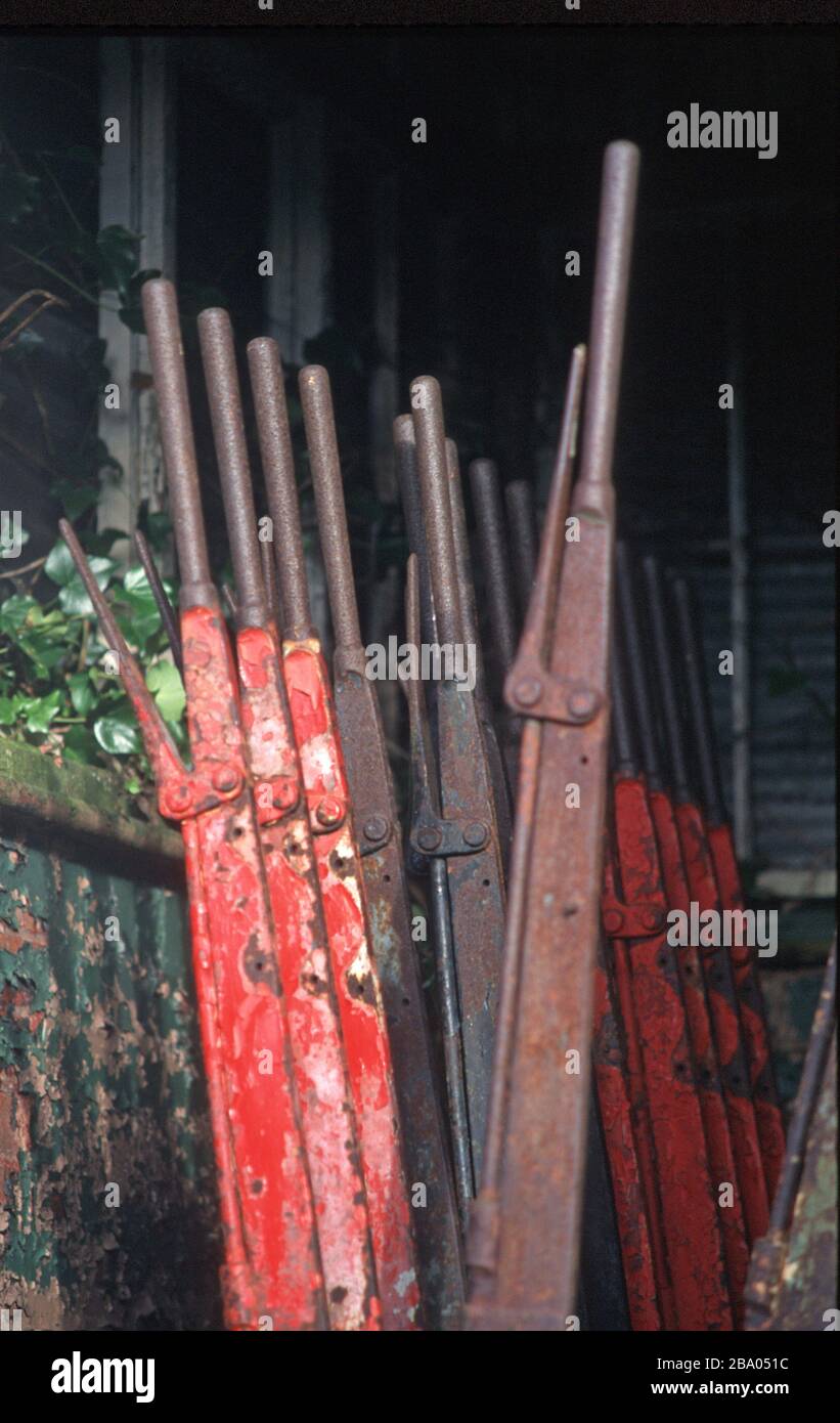 Abandoned train station signal box hi-res stock photography and images ...