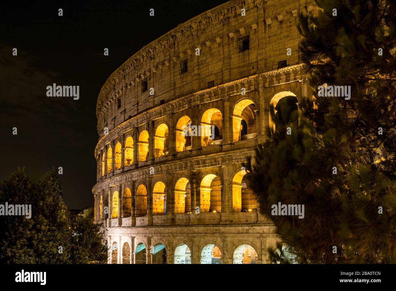 Colosseum in Rome at night Stock Photo - Alamy