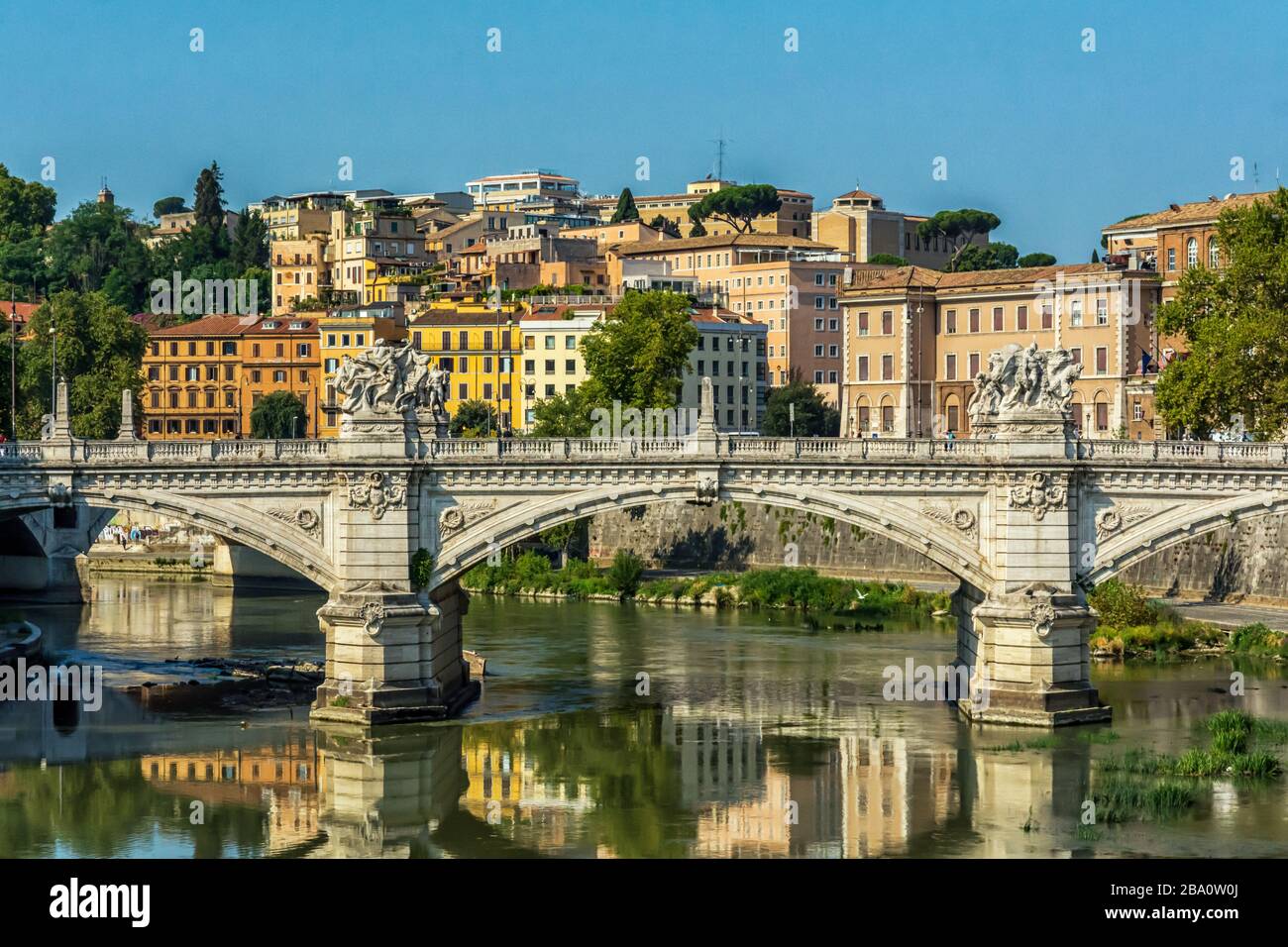 Ponte vittorio emanuele ii in rome hi-res stock photography and images ...