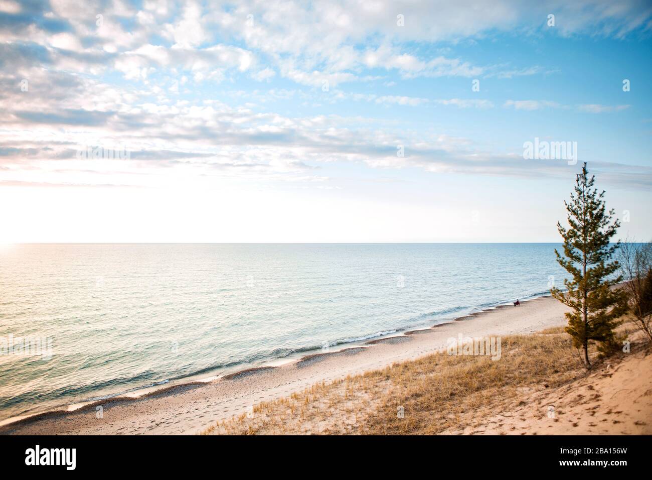 Social media sun hi-res stock photography and images - Alamy