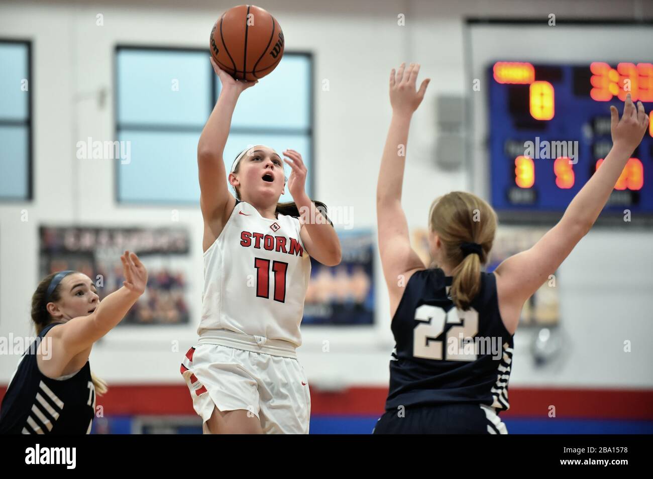 Ladies high jump hi-res stock photography and images - Alamy