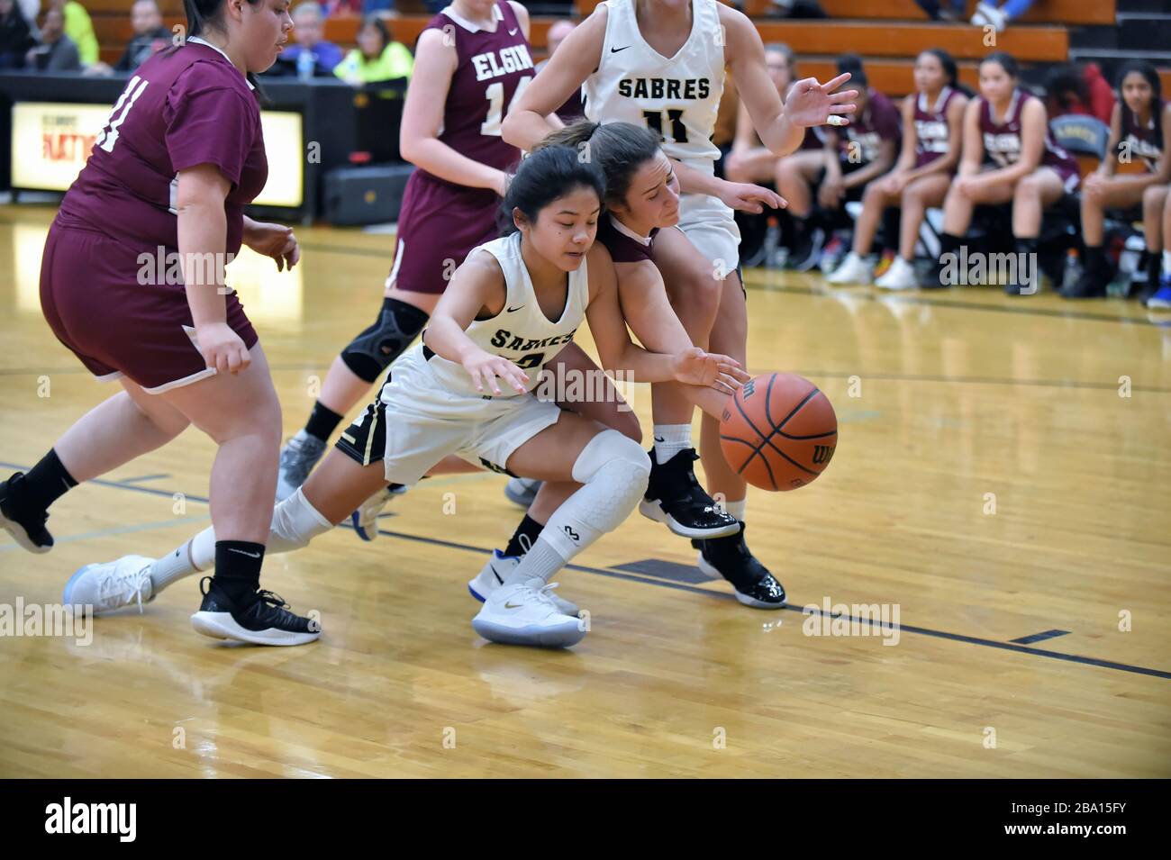 Female basketball player floor hi-res stock photography and images - Alamy