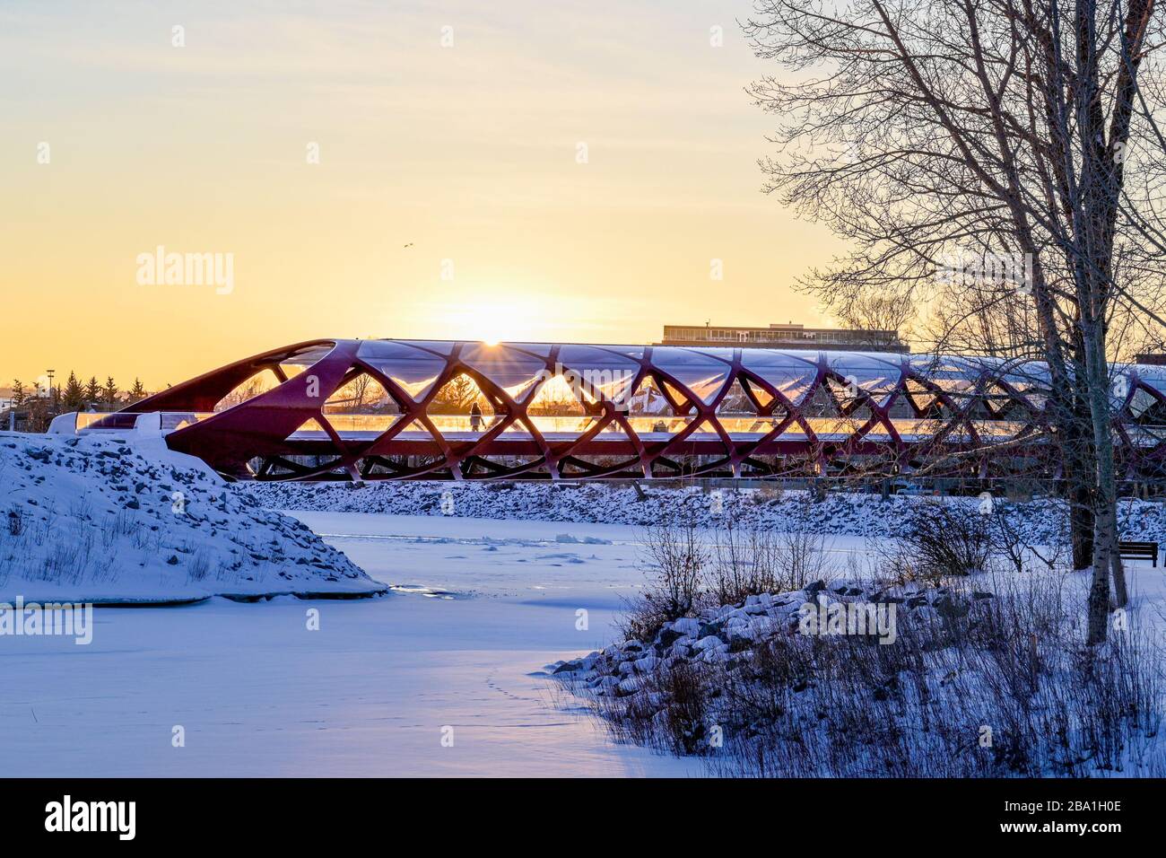 Bridge bow hi-res stock photography and images - Alamy