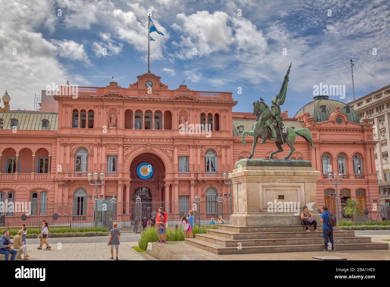 Pink house hi-res stock photography and images - Alamy