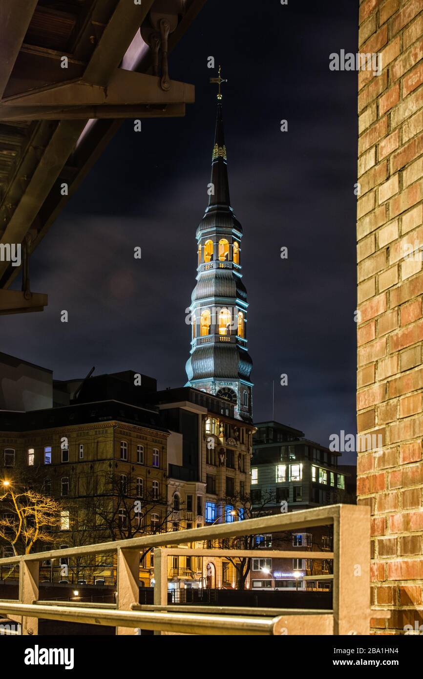 The Sankt Katharinen church in Hamburg at night Stock Photo - Alamy