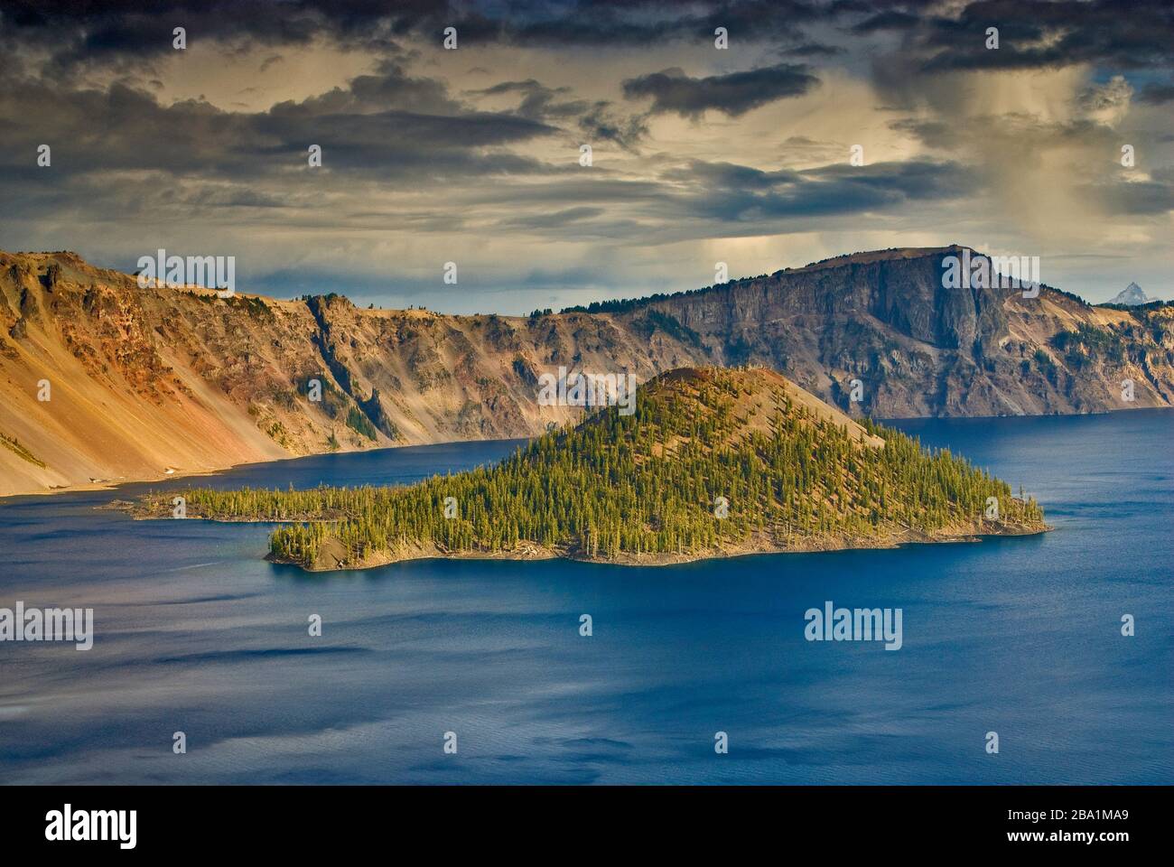 Viewpoint volcanic volcano cinder cone hi-res stock photography and ...