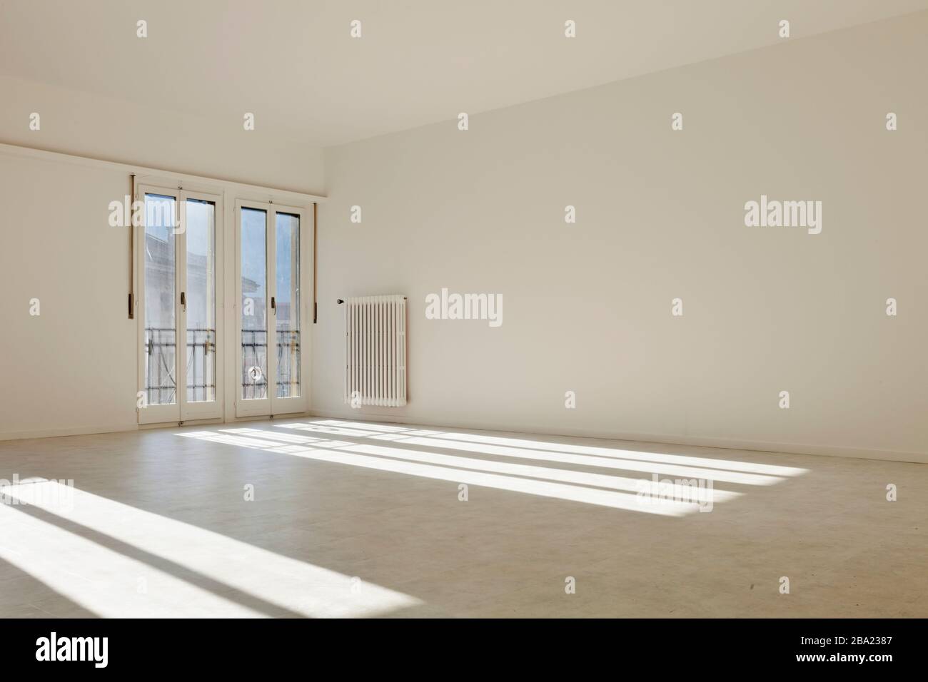 Historic room house large empty hi-res stock photography and images - Alamy