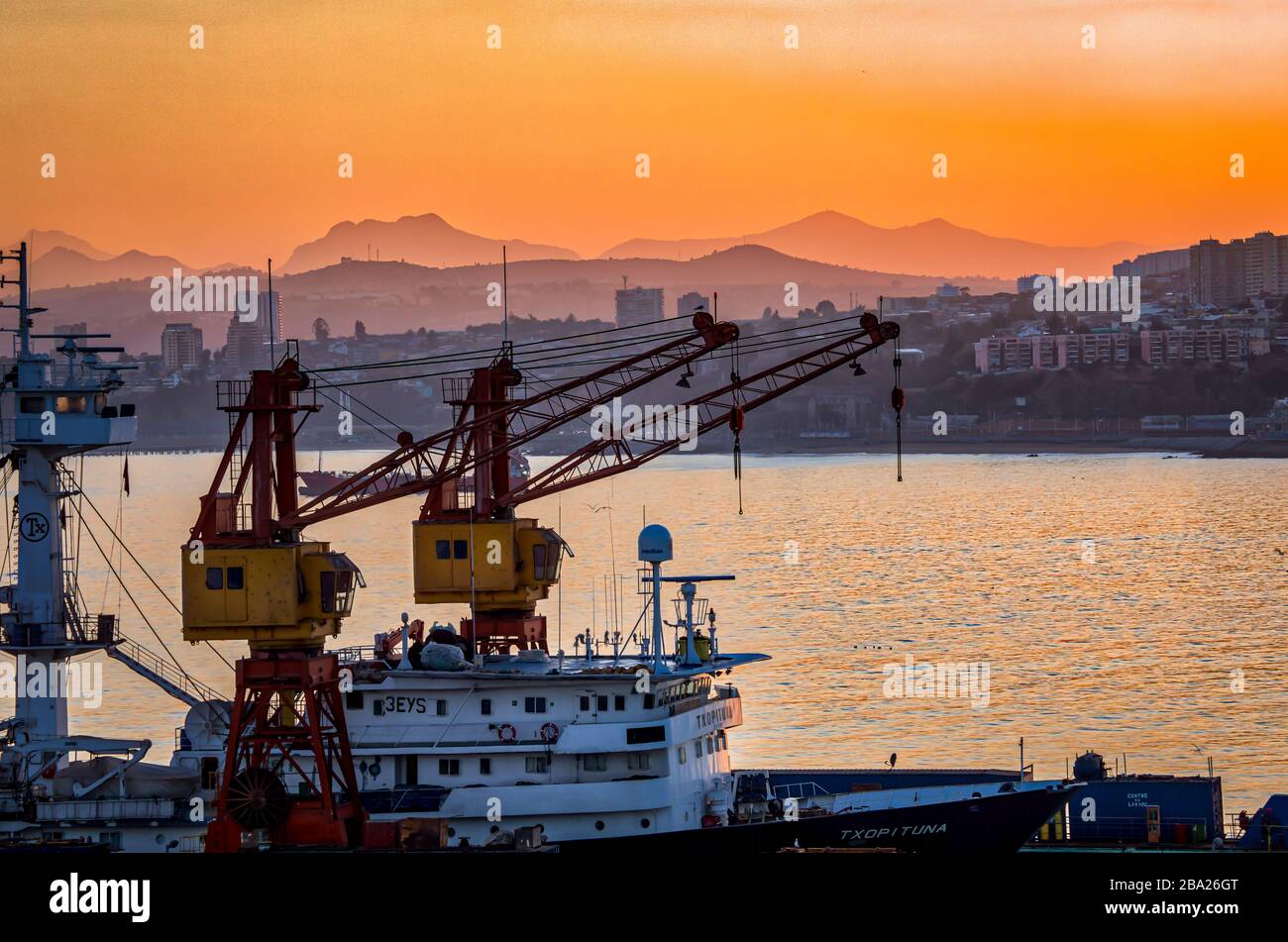Harborage hi-res stock photography and images - Alamy