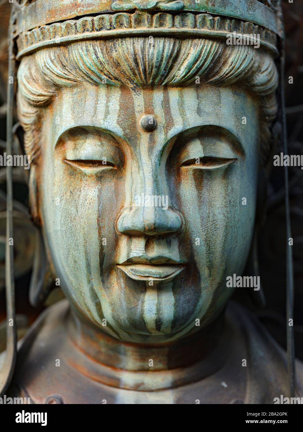 Japanese Gods statues in Higashi-Honganji Temple Stock Photo - Alamy