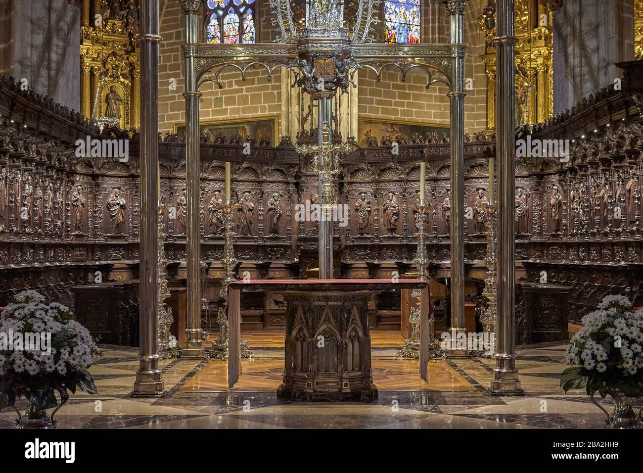 Altar altarpiece hi-res stock photography and images - Alamy