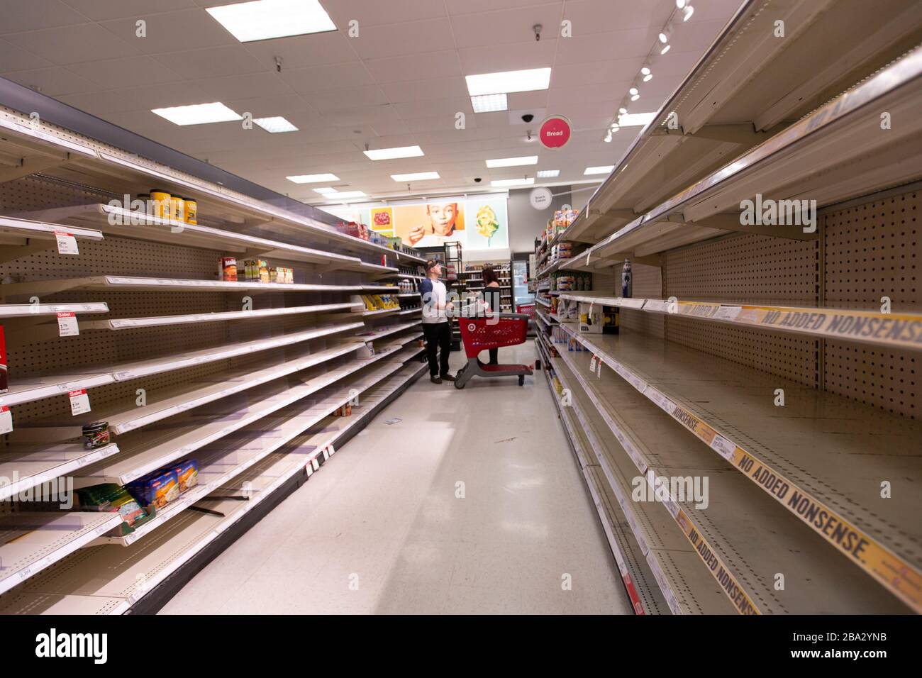 Broken supply chain hi-res stock photography and images - Alamy