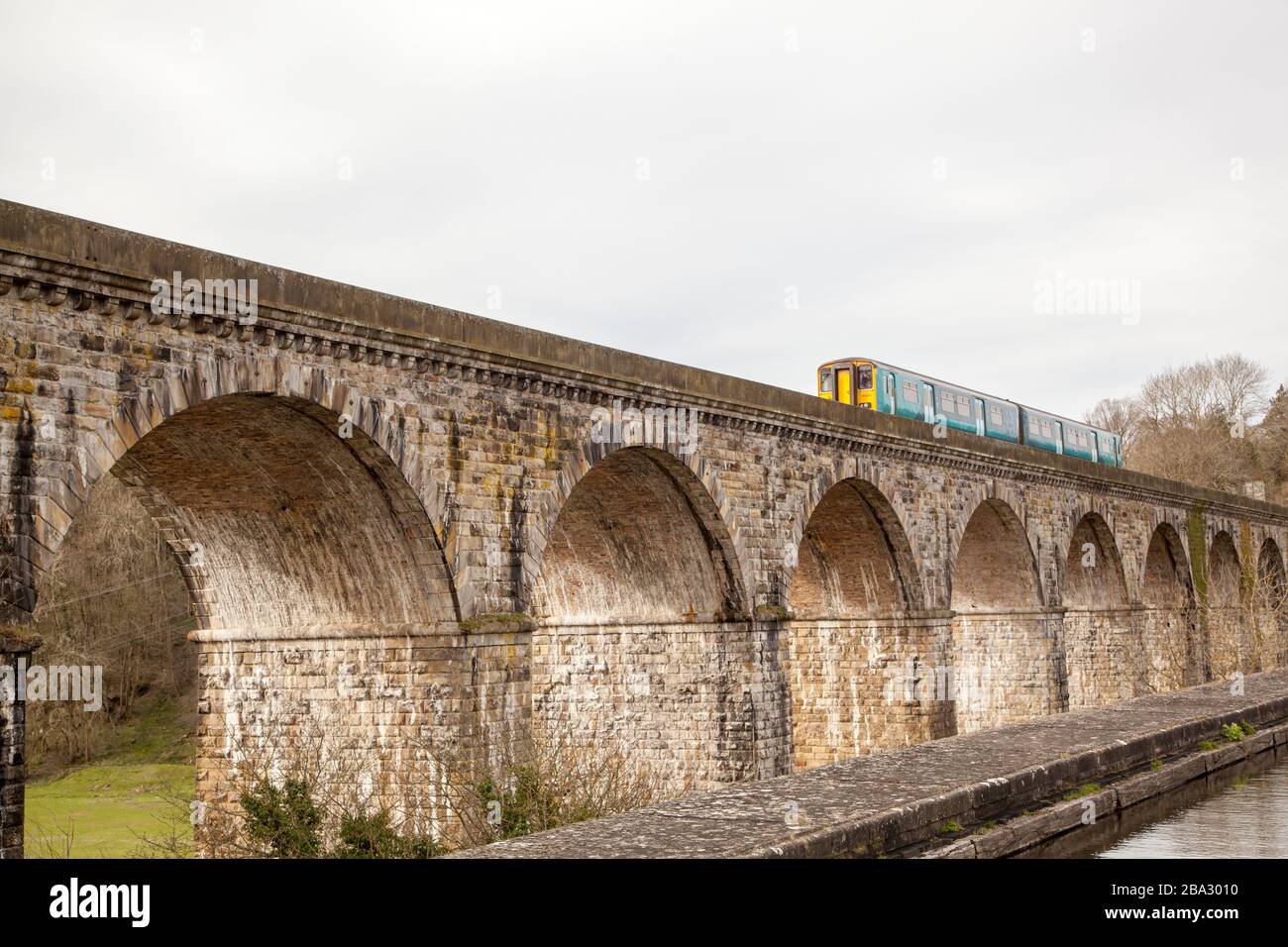 Train passing over the railway viaduct at Chirk in North Wales Stock ...