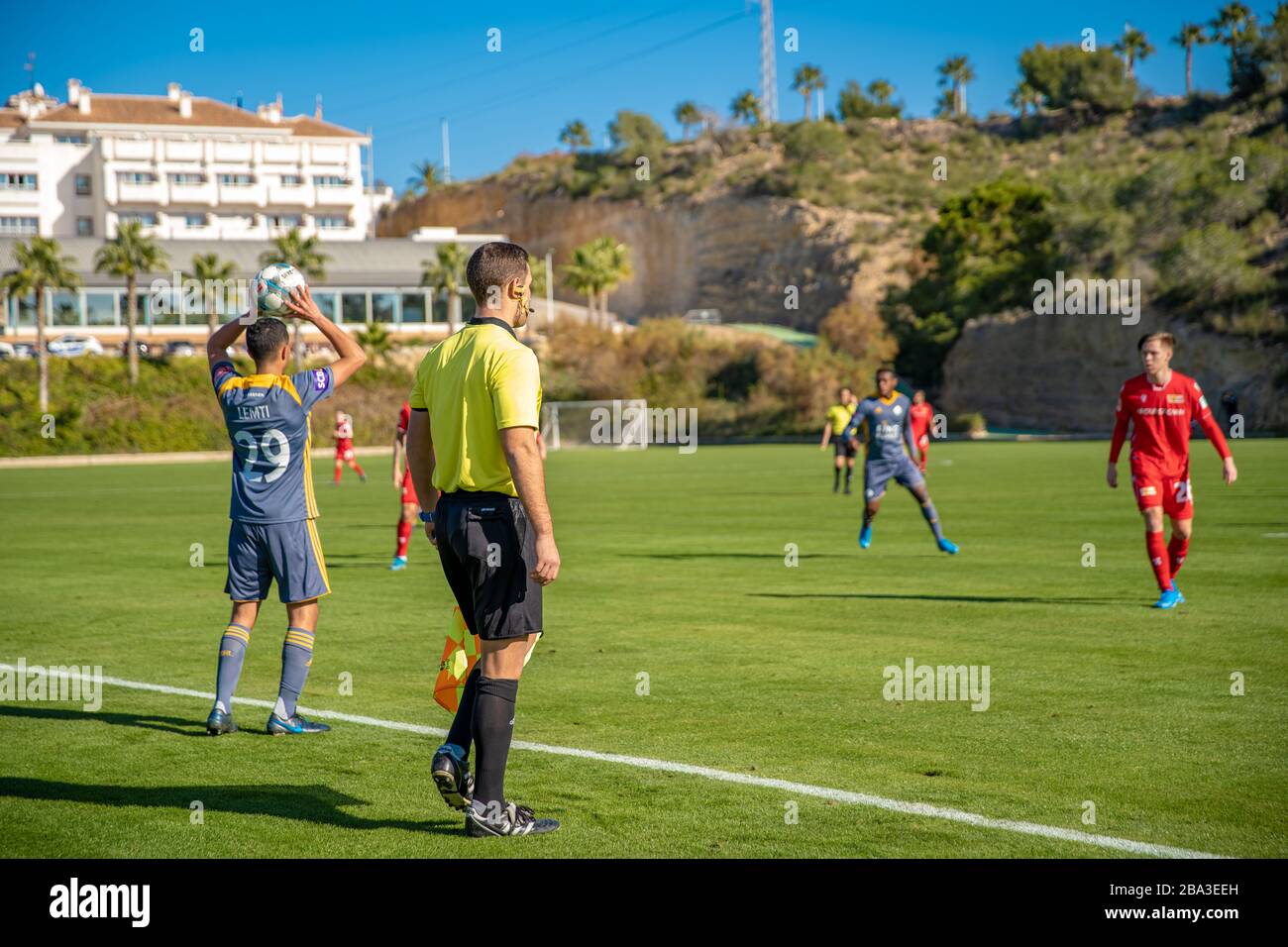 Umpire hand signal hi-res stock photography and images - Alamy