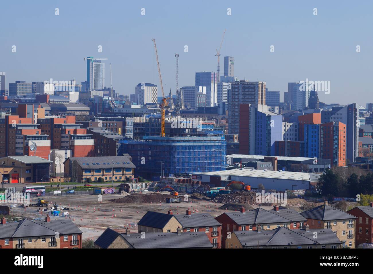Leeds skyline hi-res stock photography and images - Alamy