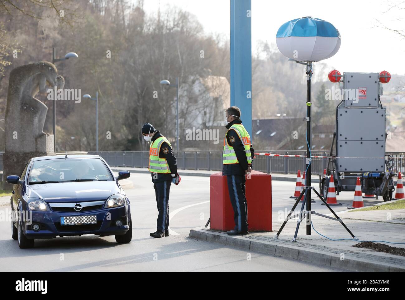 Border controls hi-res stock photography and images - Alamy
