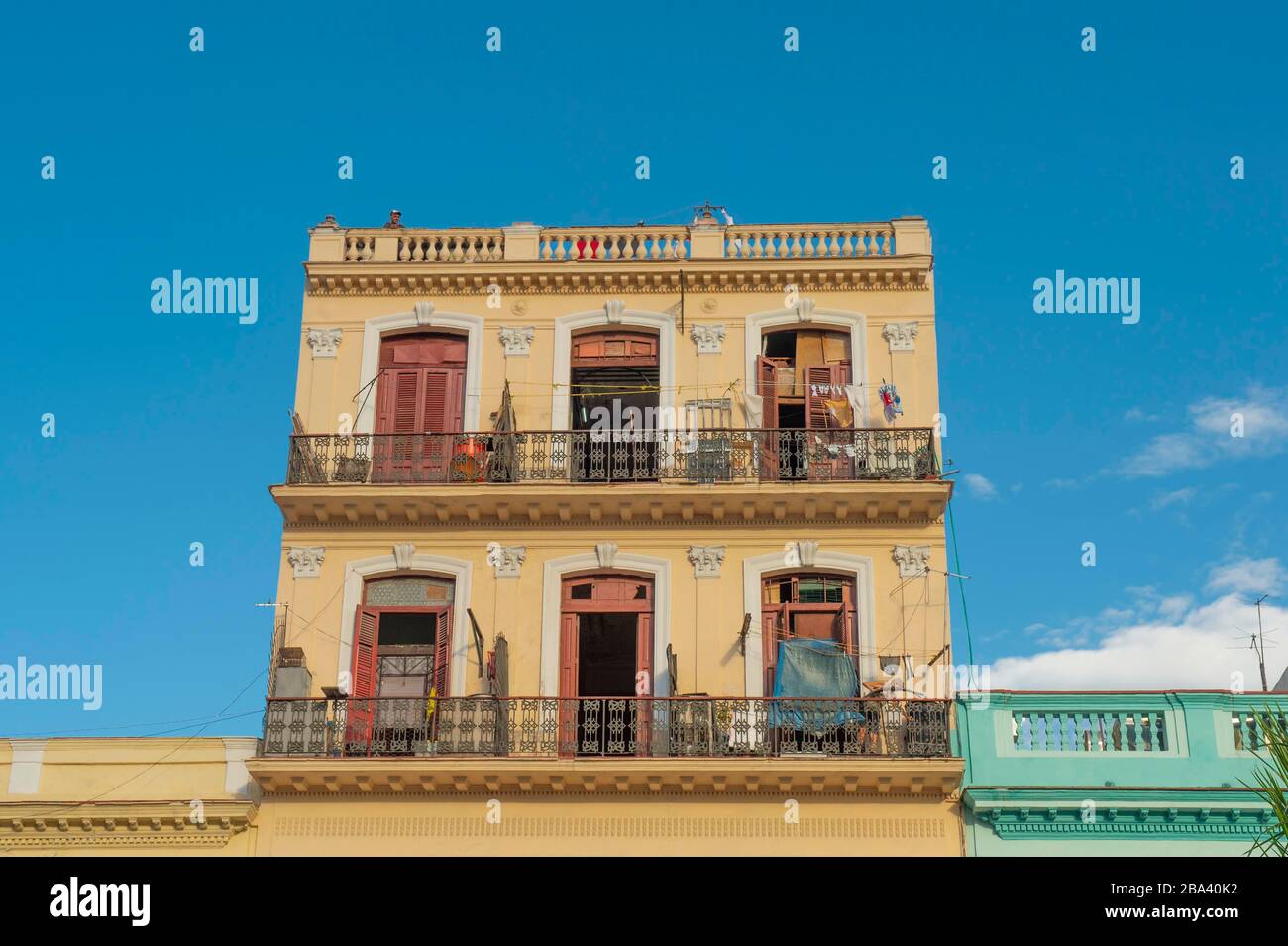 Normal residential house in cuba hi-res stock photography and images ...