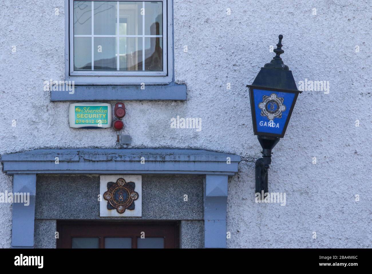 Garda siochana crest hi-res stock photography and images - Alamy