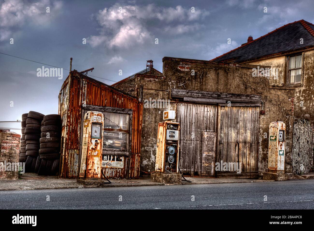 Old garage, old petrol station, vintage shop. Rugged and rustic. Like ...
