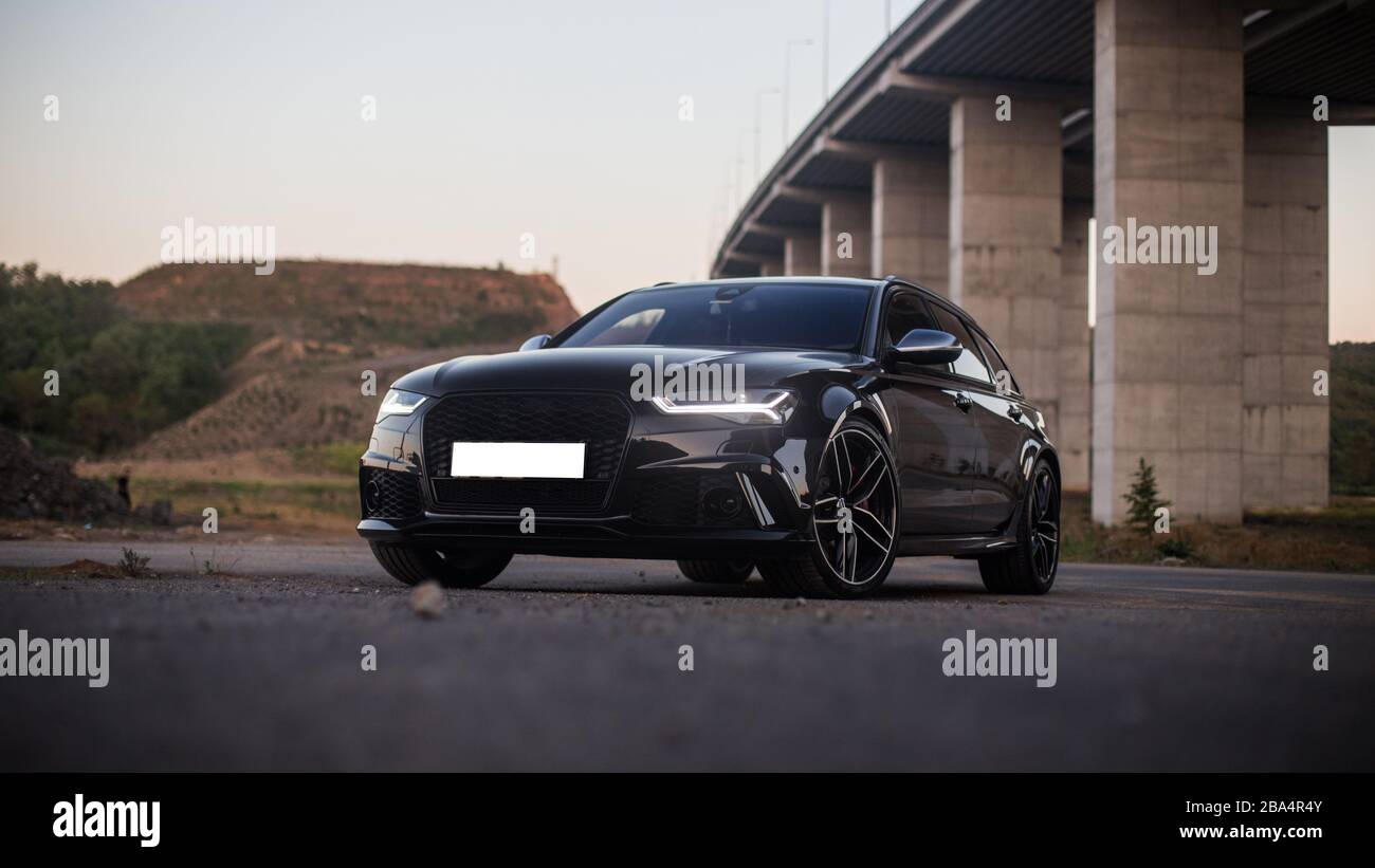 Black hatchback car hi-res stock photography and images - Alamy