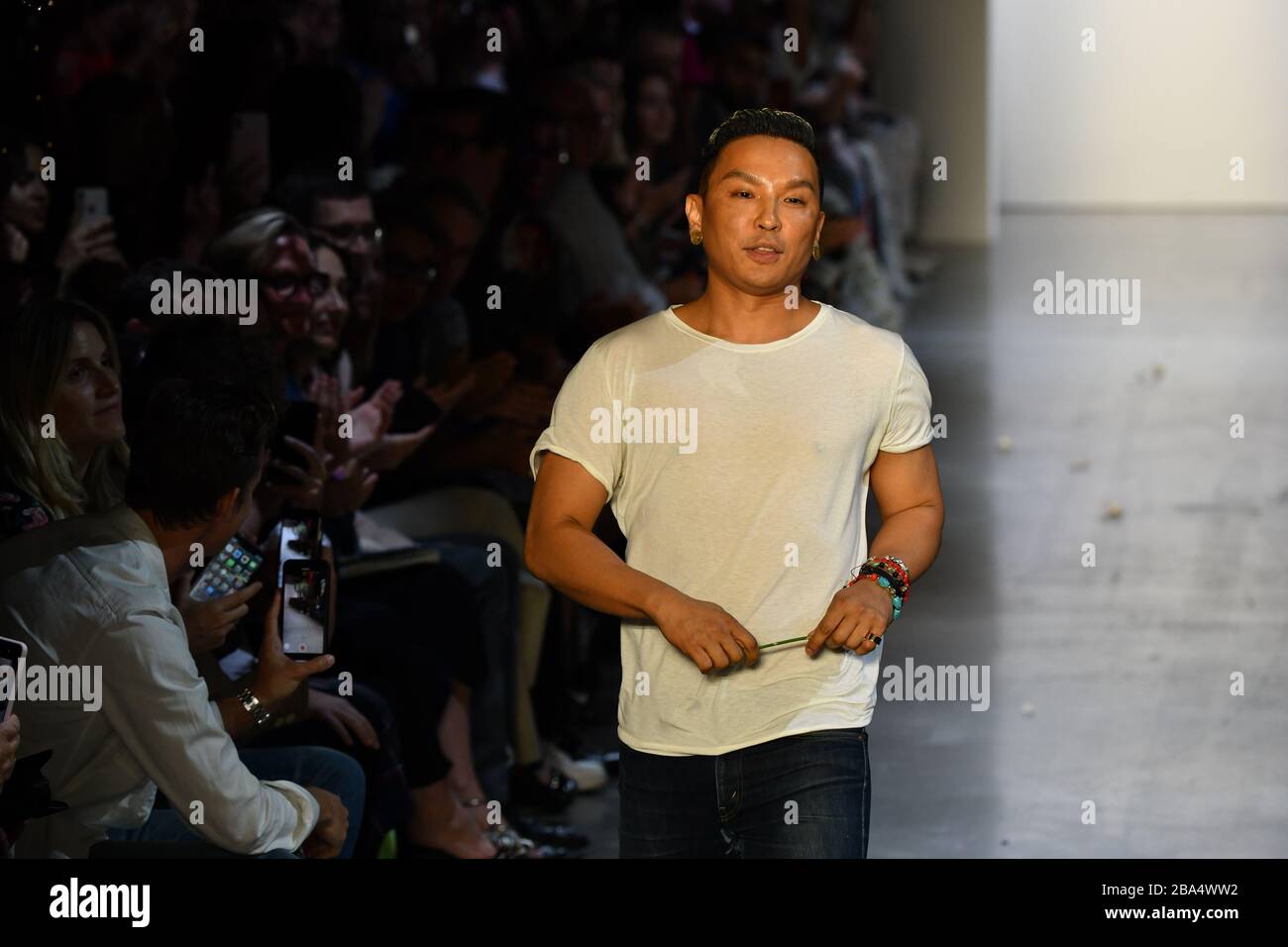 Gurung man hi-res stock photography and images - Alamy