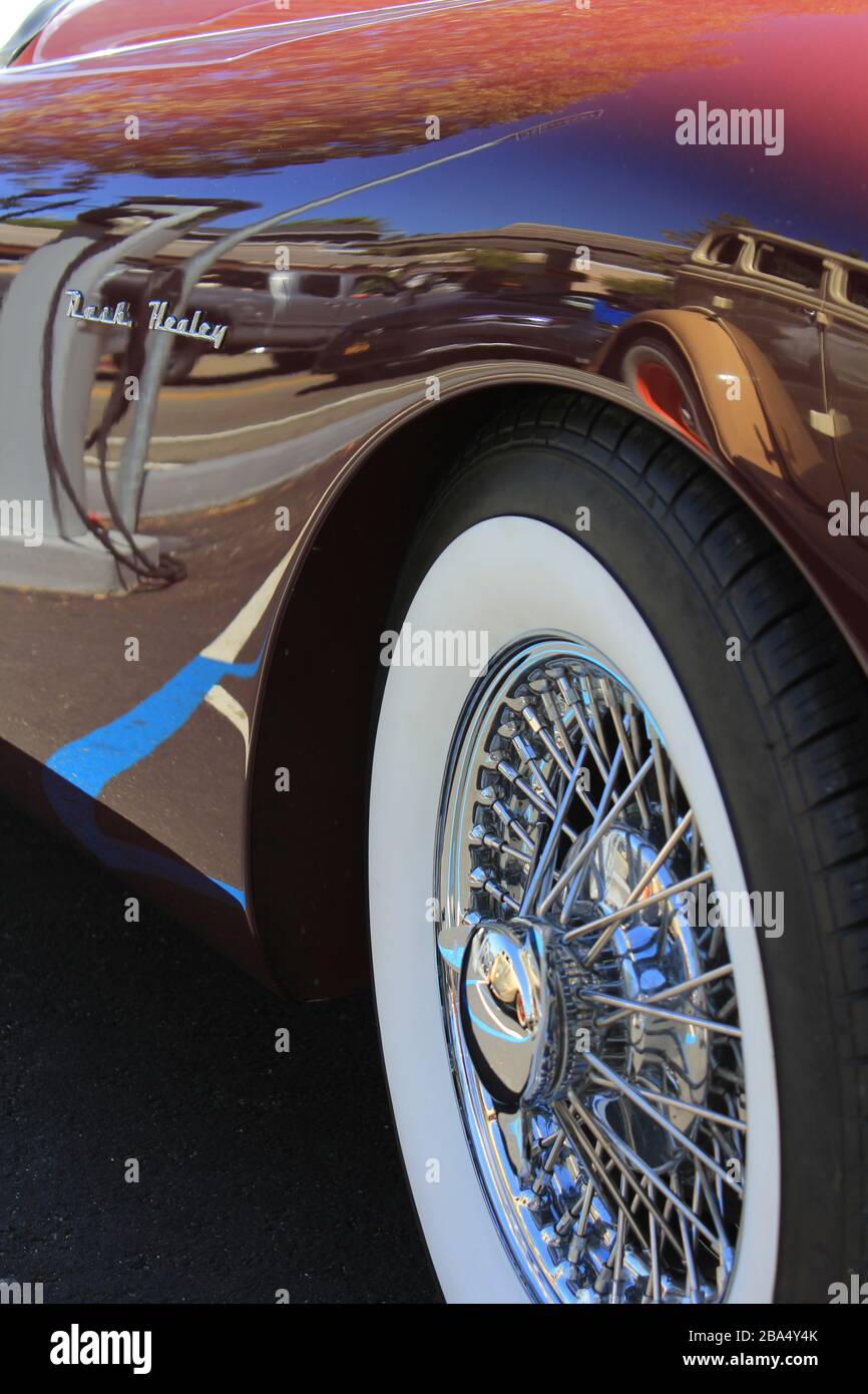 Classic car wheels shiny rims hi-res stock photography and images - Alamy
