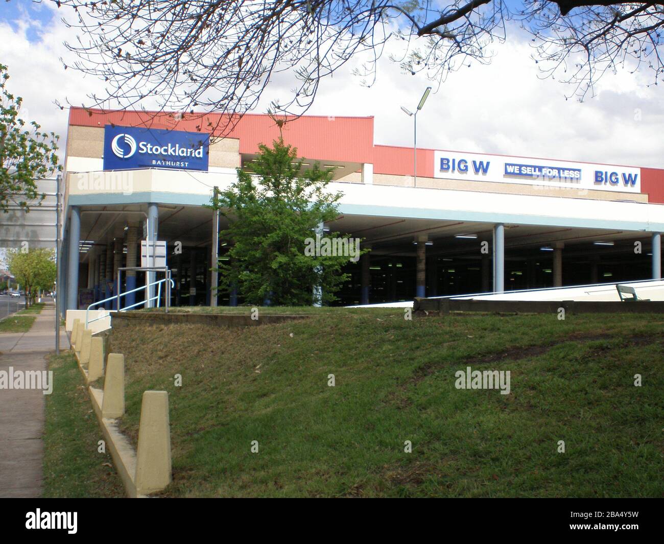Stockland shopping centre hi-res stock photography and images - Alamy