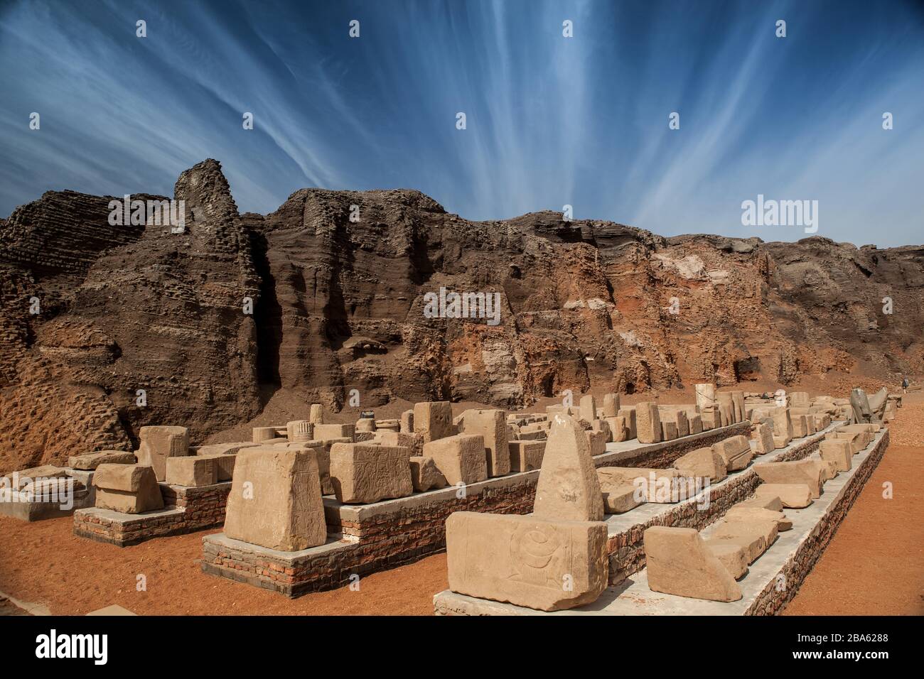 Horus tomb hi-res stock photography and images - Alamy