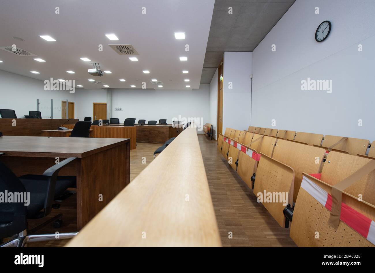 Empty courtroom interior hi-res stock photography and images - Alamy