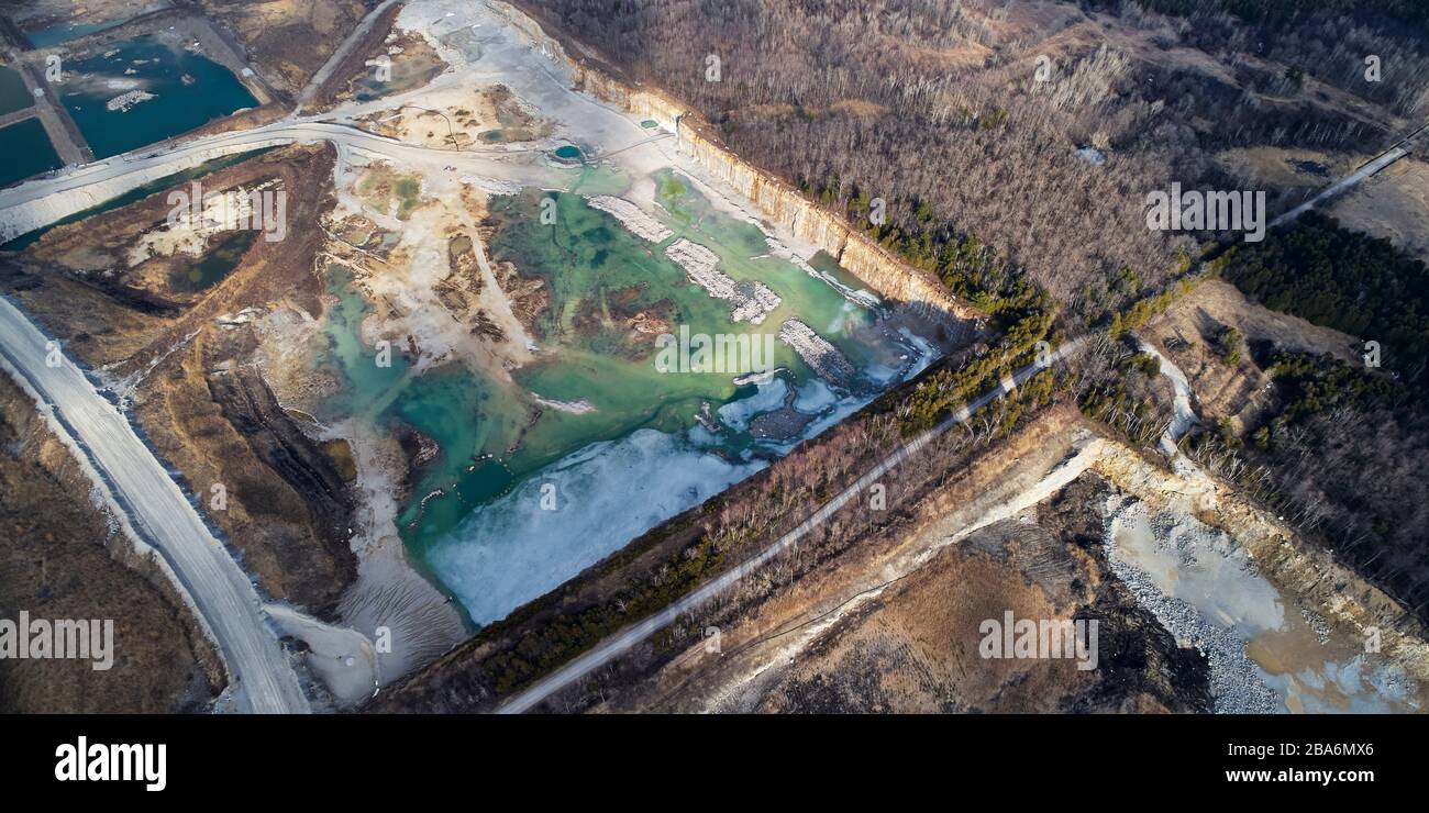 Acton Limestone quarry Stock Photo - Alamy