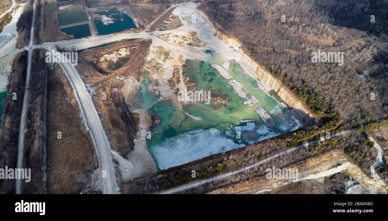 Acton Limestone quarry Stock Photo - Alamy