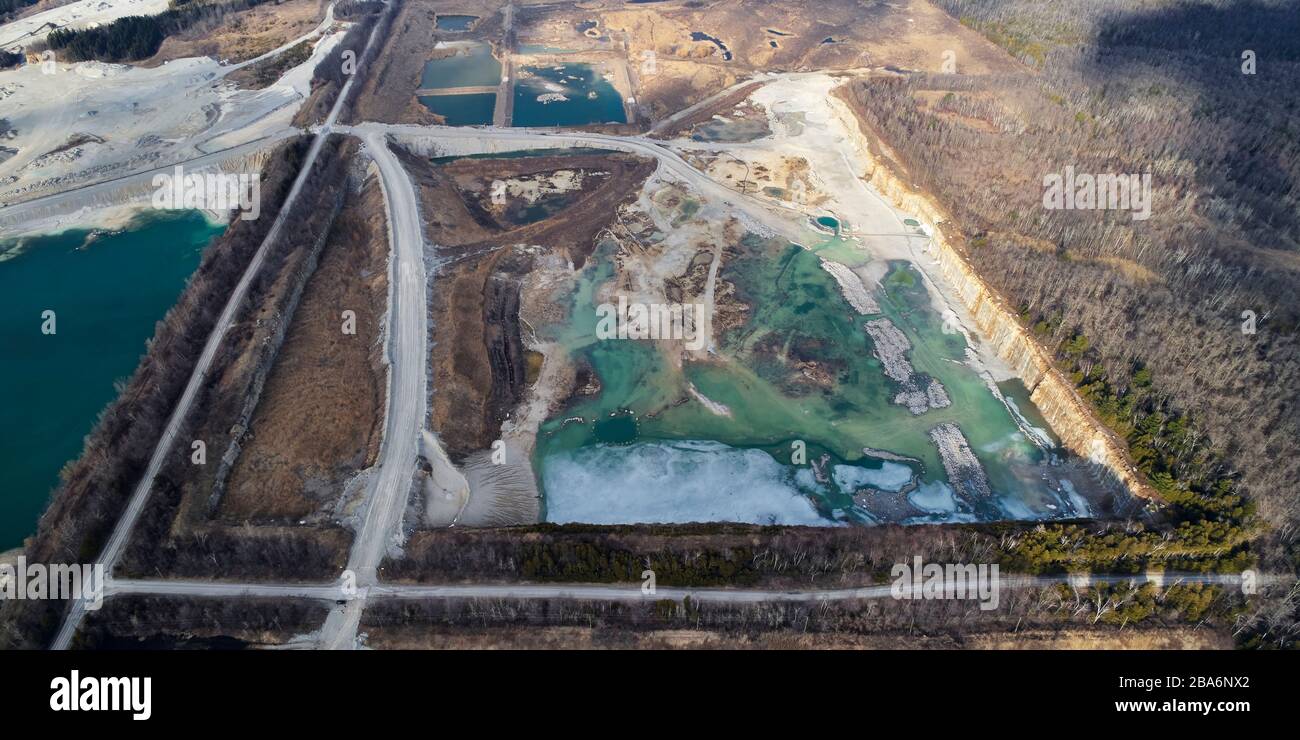 Acton Limestone quarry Stock Photo - Alamy
