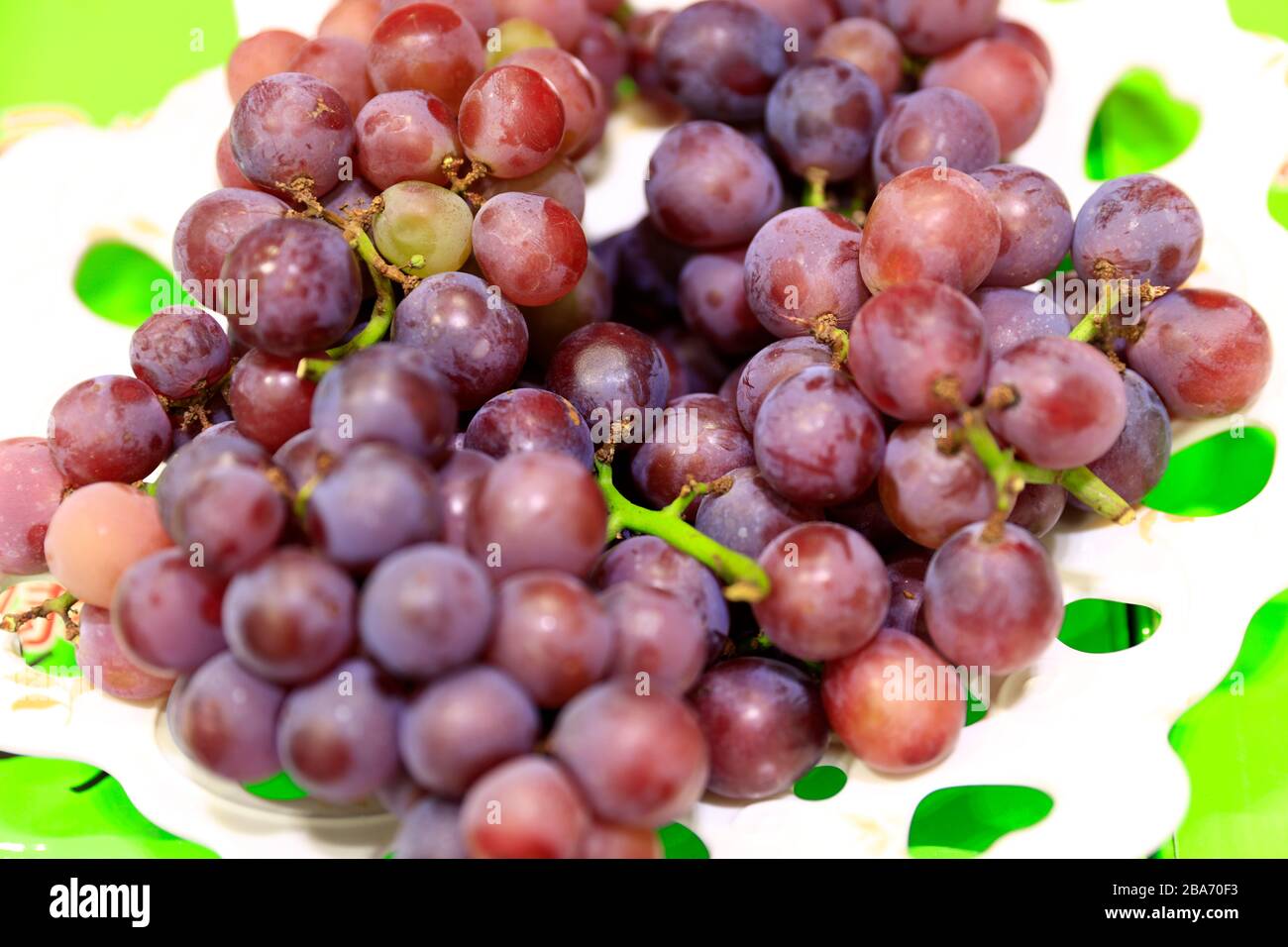 Grapes plate hi-res stock photography and images - Alamy